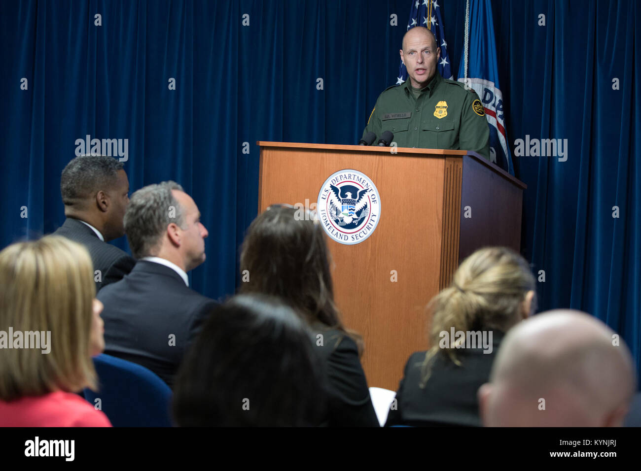 Immigration statistics hi-res stock photography and images - Alamy