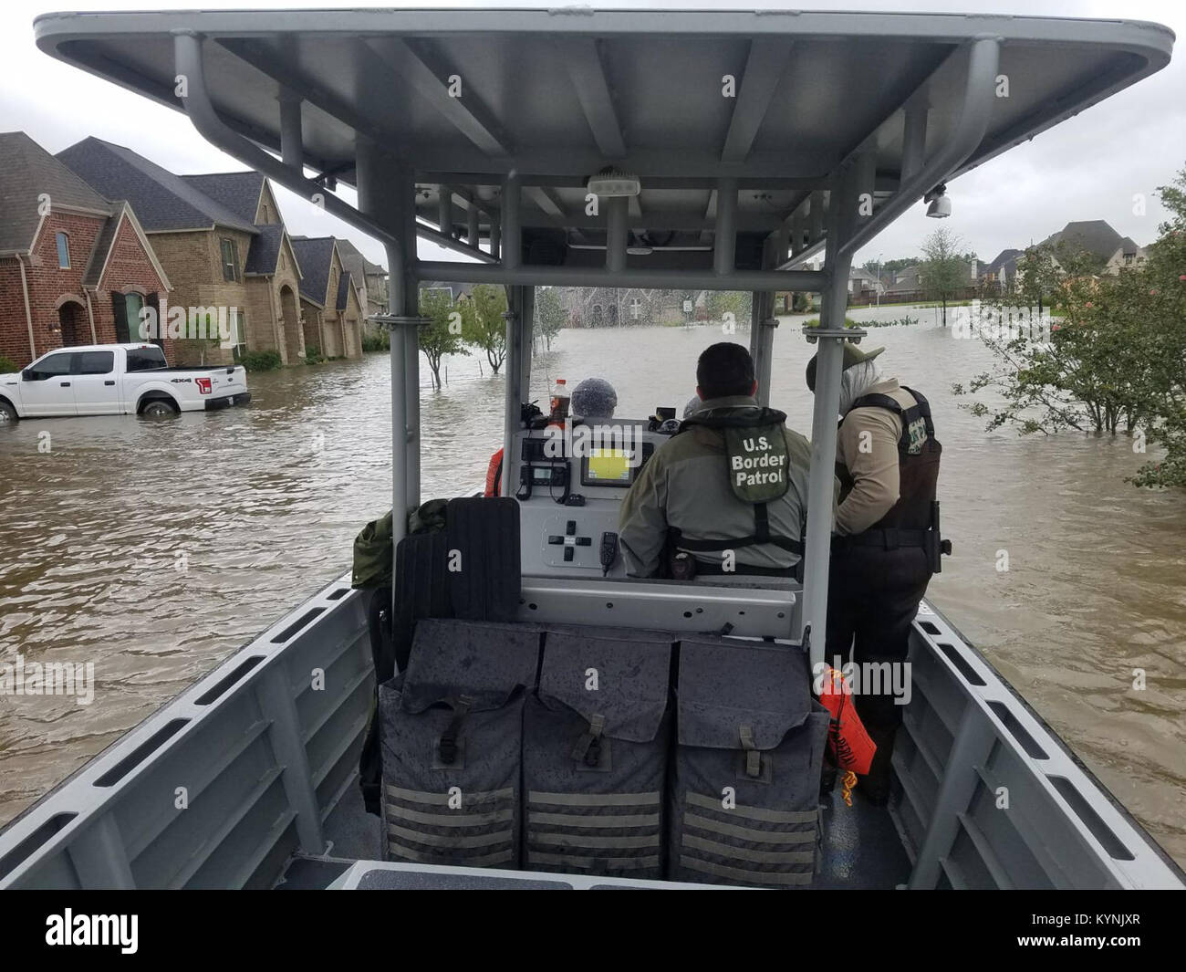U.S. Border Patrol Riverine agents assist in rescue and recovery ...