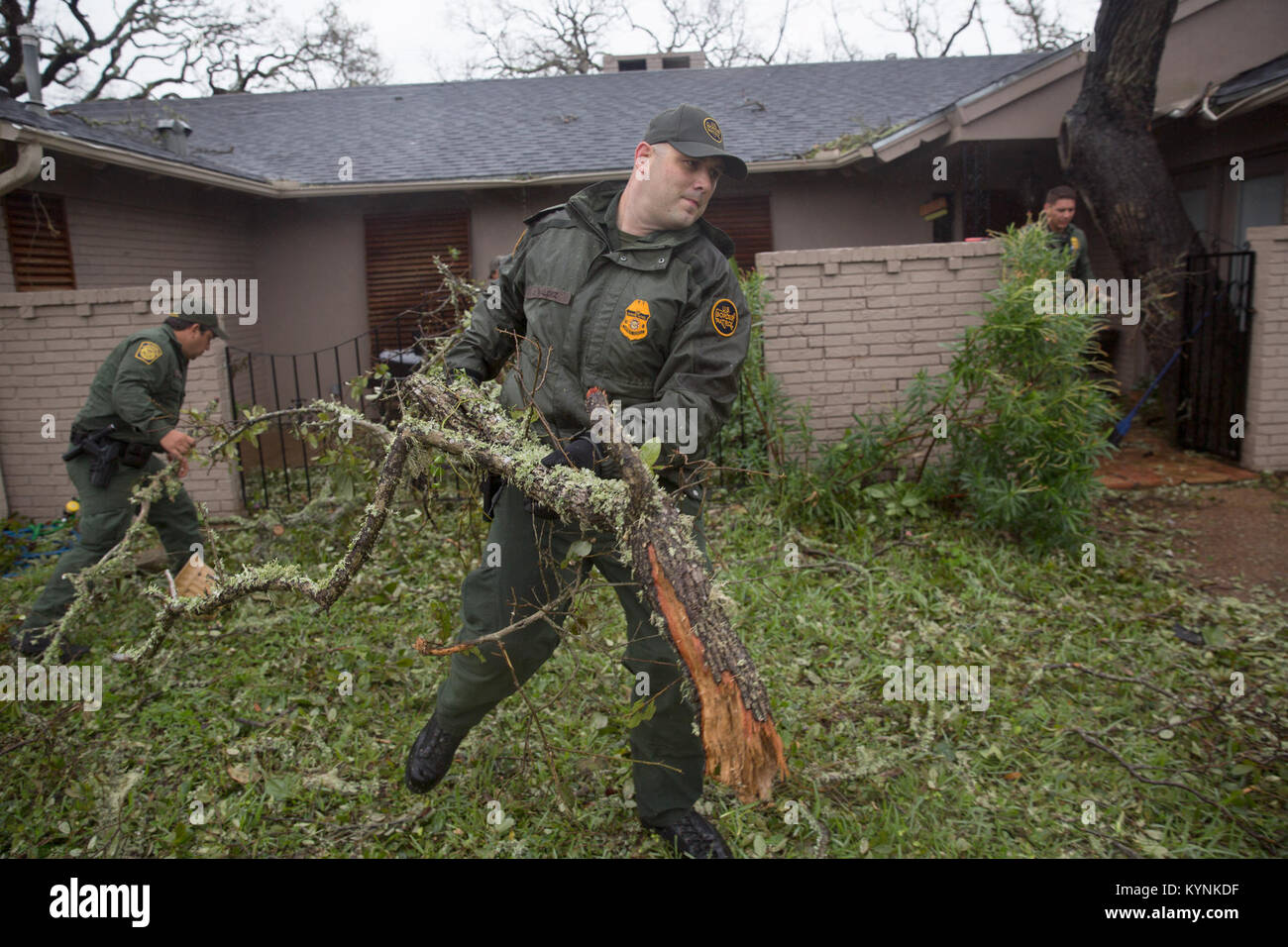 U.S. Border Patrol agents assist in Hurricane Harvey recovery in ...