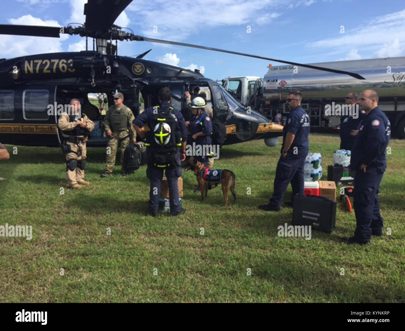 Virginia task force 1 urban search and rescue team hi-res stock ...
