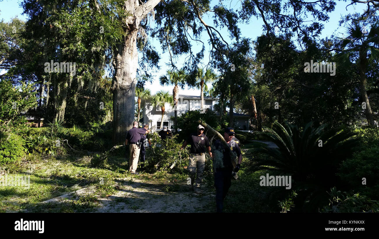 CBP officers from the FLETC Field Operations Academy support ...