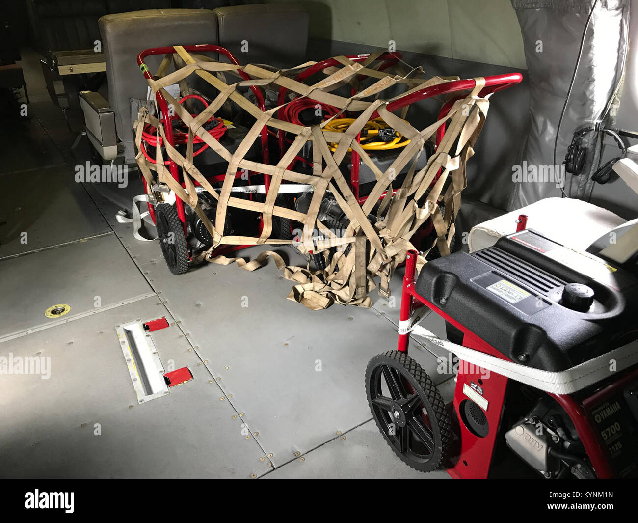 Humanitarian supplies air transport hi-res stock photography and images ...