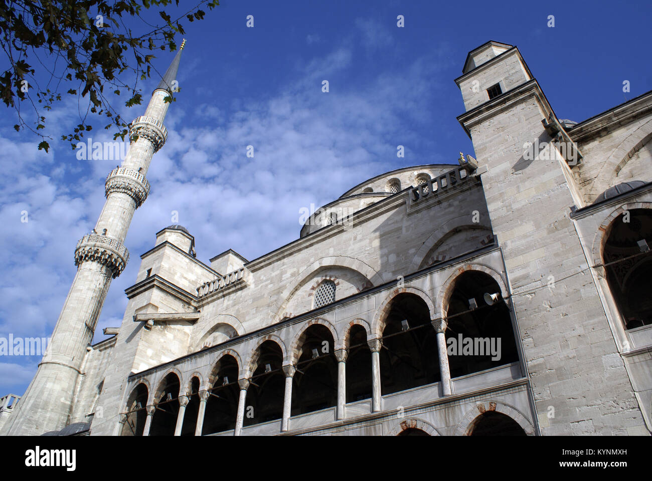 Sultanahmet mosque and blue sky with clouds Stock Photo - Alamy