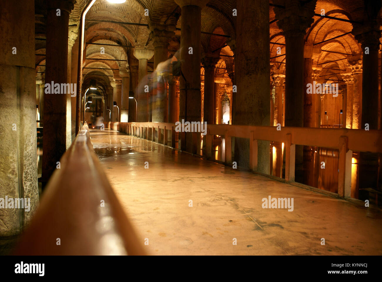 Underground cistern Yerebatan Saray in Istanbul Stock Photo - Alamy
