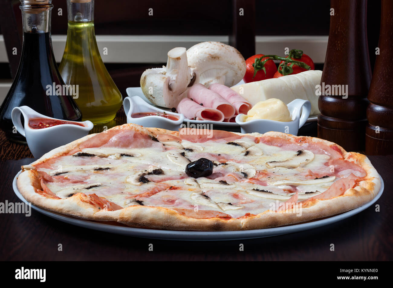 Calzone pizza hi-res stock photography and images - Alamy
