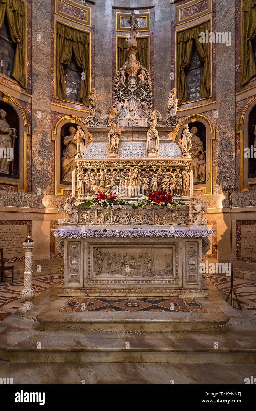 Arca di san domenico hi-res stock photography and images - Alamy