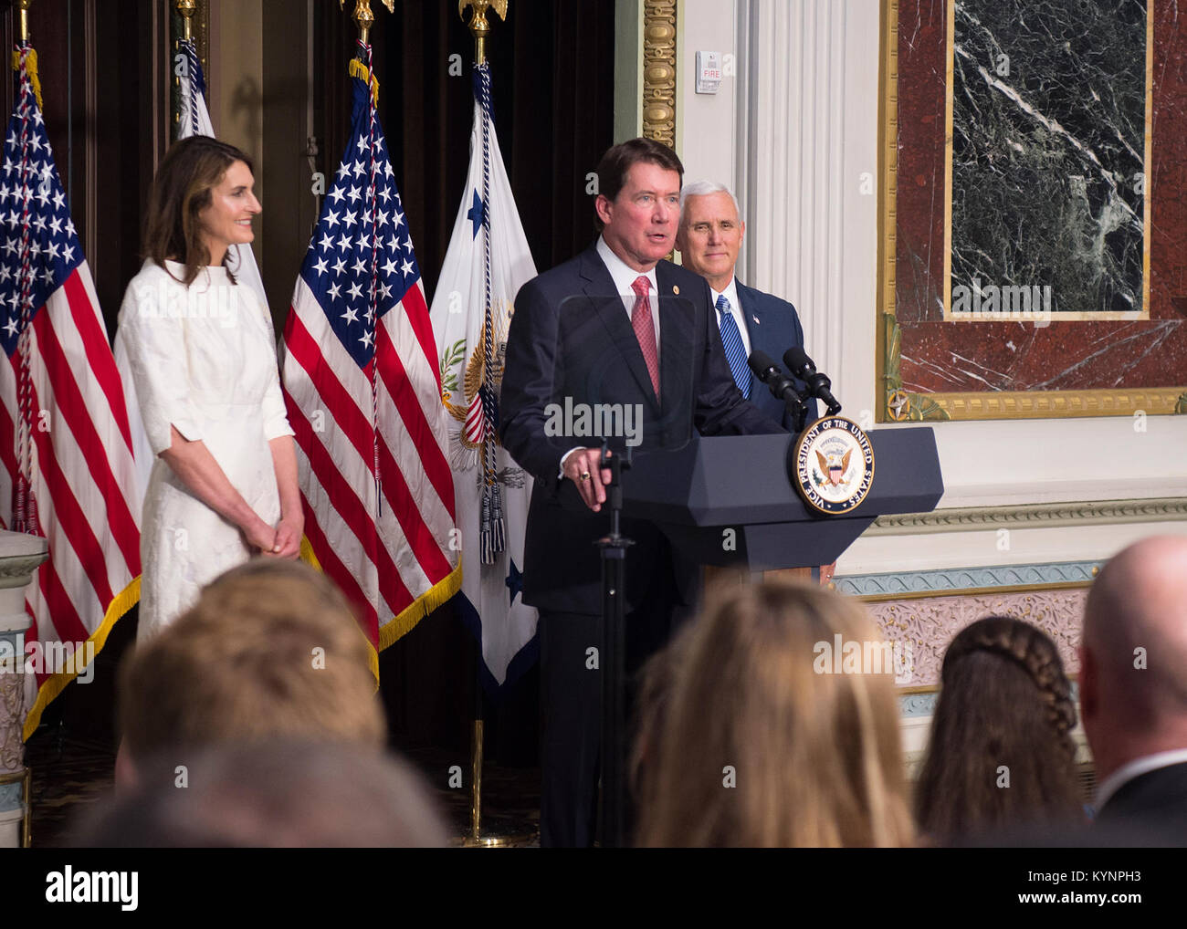 Sworn in as vp hi-res stock photography and images - Alamy