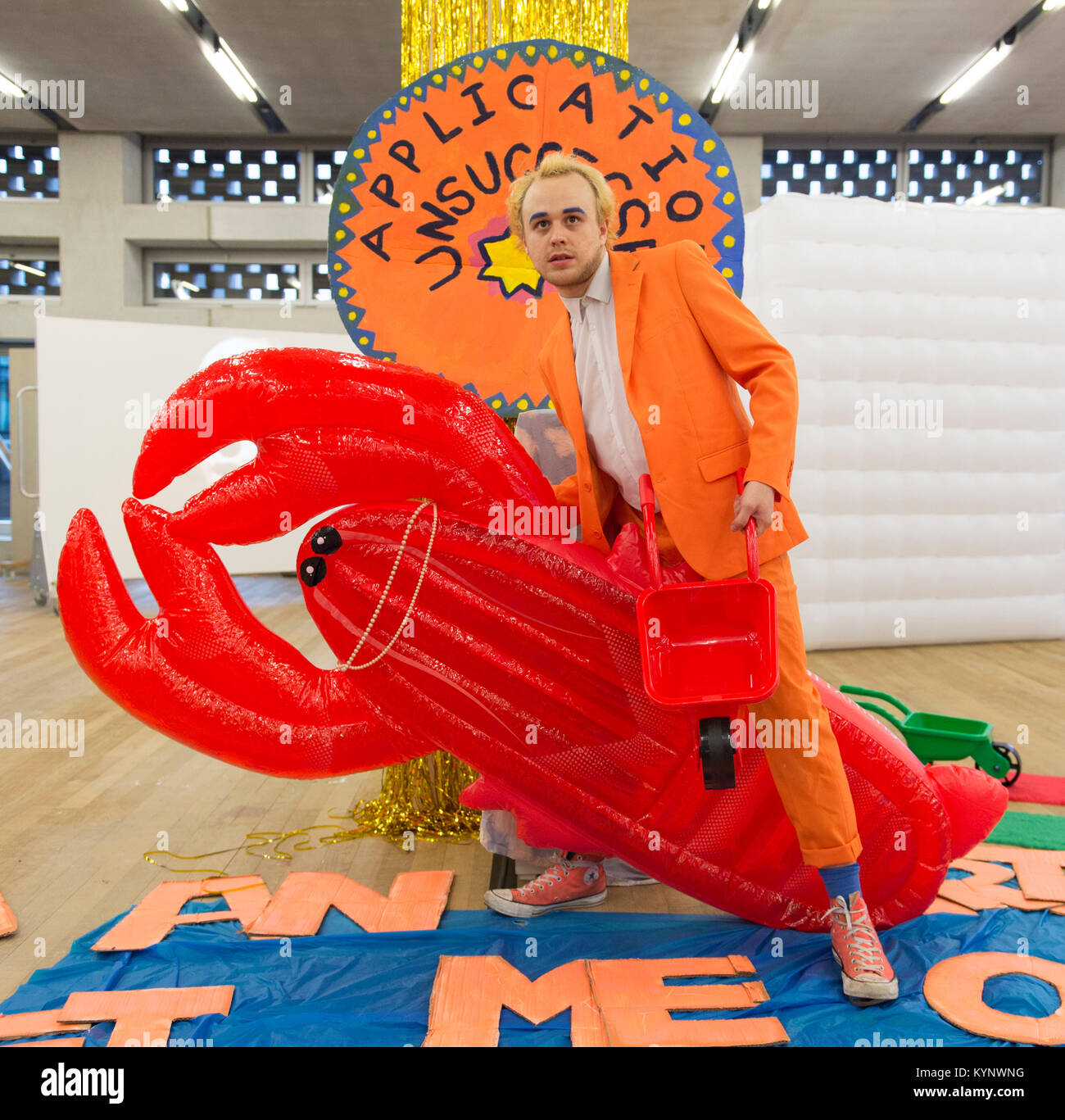 Studio complex, tate modern hi-res stock photography and images - Alamy