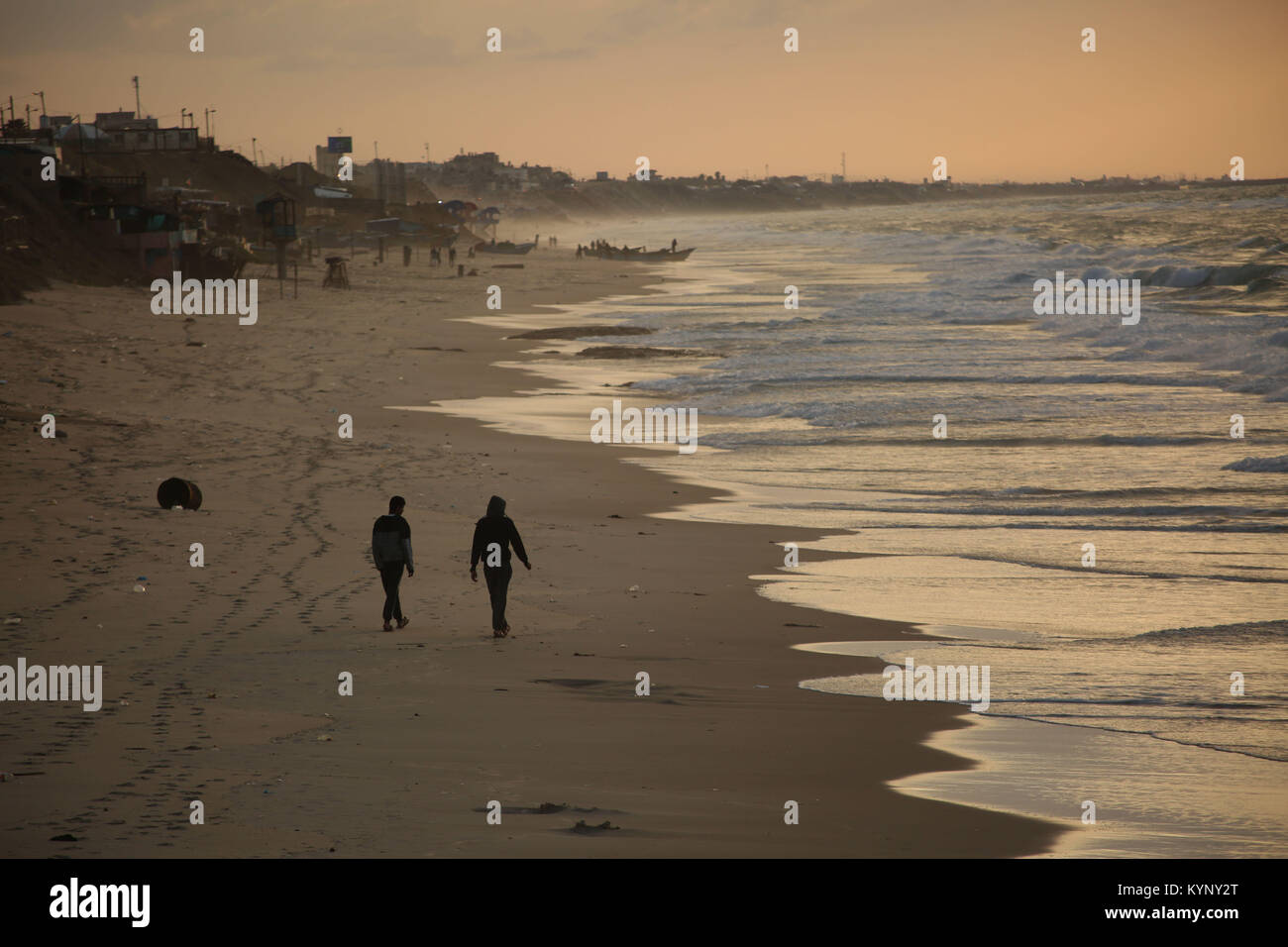 Gaza City, The Gaza Strip, Palestine. 15th Jan, 2018. Palestinians at ...