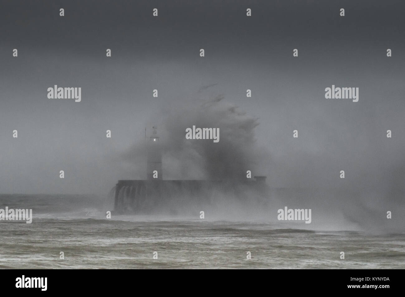 Strong wind and heavy rain hi-res stock photography and images - Alamy