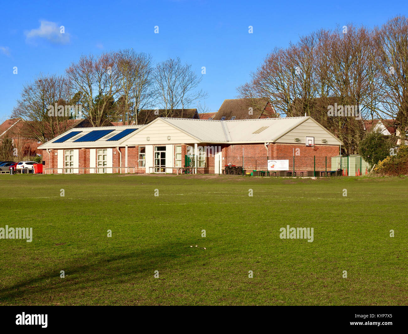 Kesgrave, UK. 16th Jan, 2018. UK Weather: Bright sunny winter morning ...
