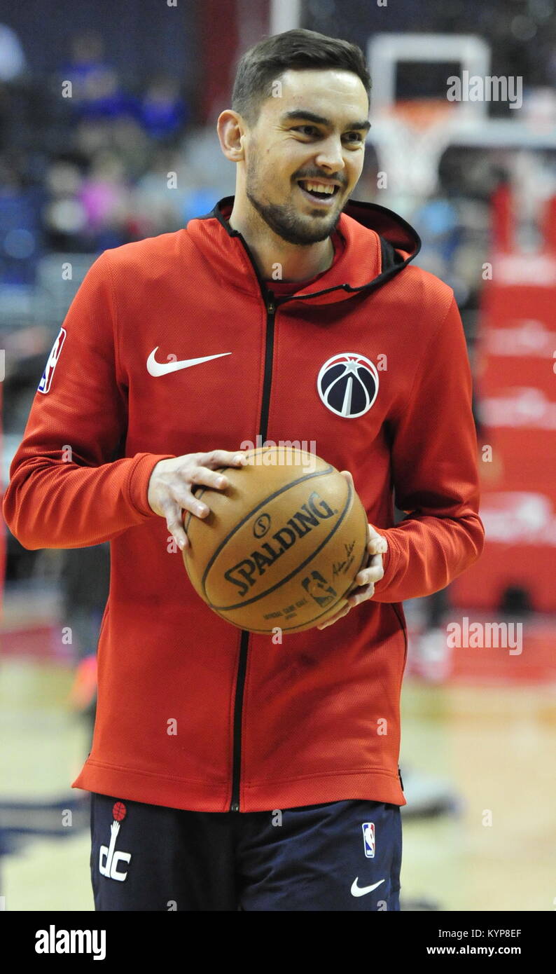 Washington wizards tomas satoransky hi-res stock photography and images ...