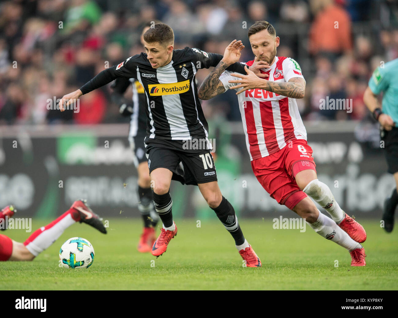 Marco HOEGER (Hoger) (K)) im duels versus Thorgan HAZARD l. (MG ...