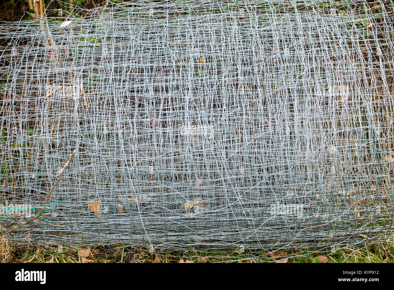Roll of wire mesh Stock Photo - Alamy