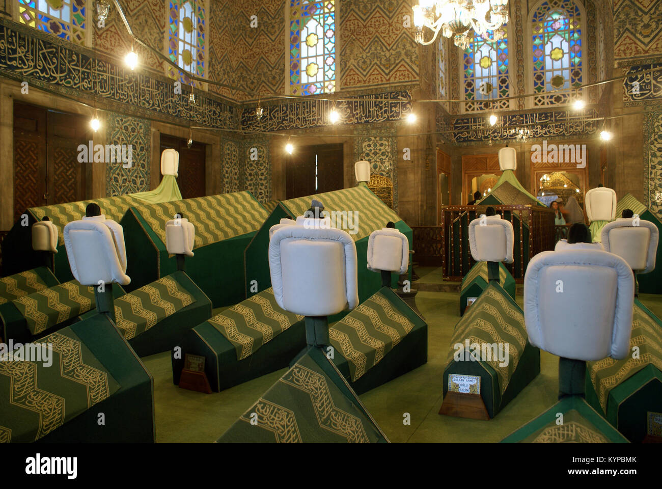 Tomb with muslim graves in Istanbul, Turkey Stock Photo - Alamy
