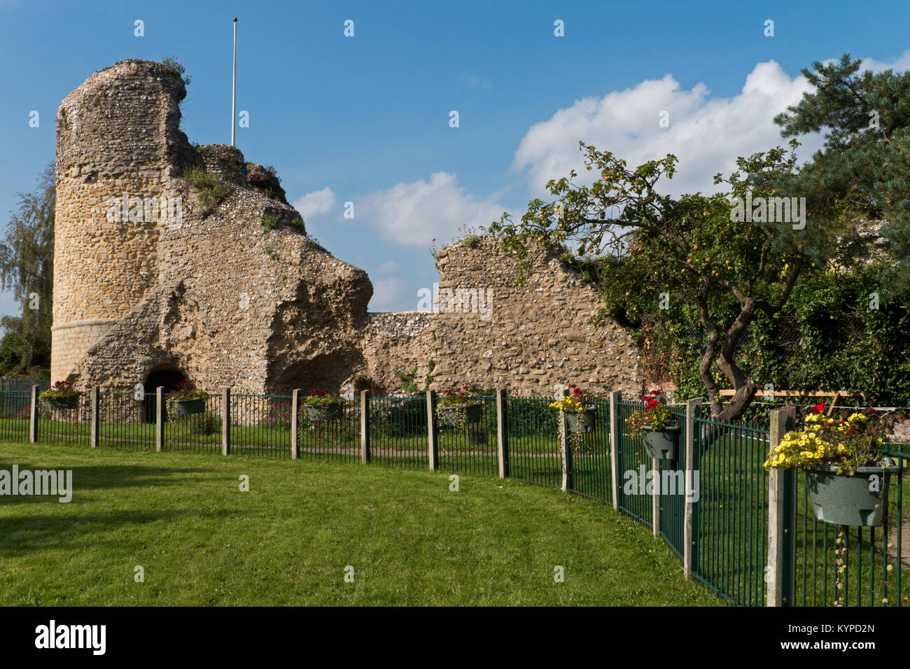 The Towers and Ruins of Bungay Castle, Bungay, Suffolk, England, UK ...