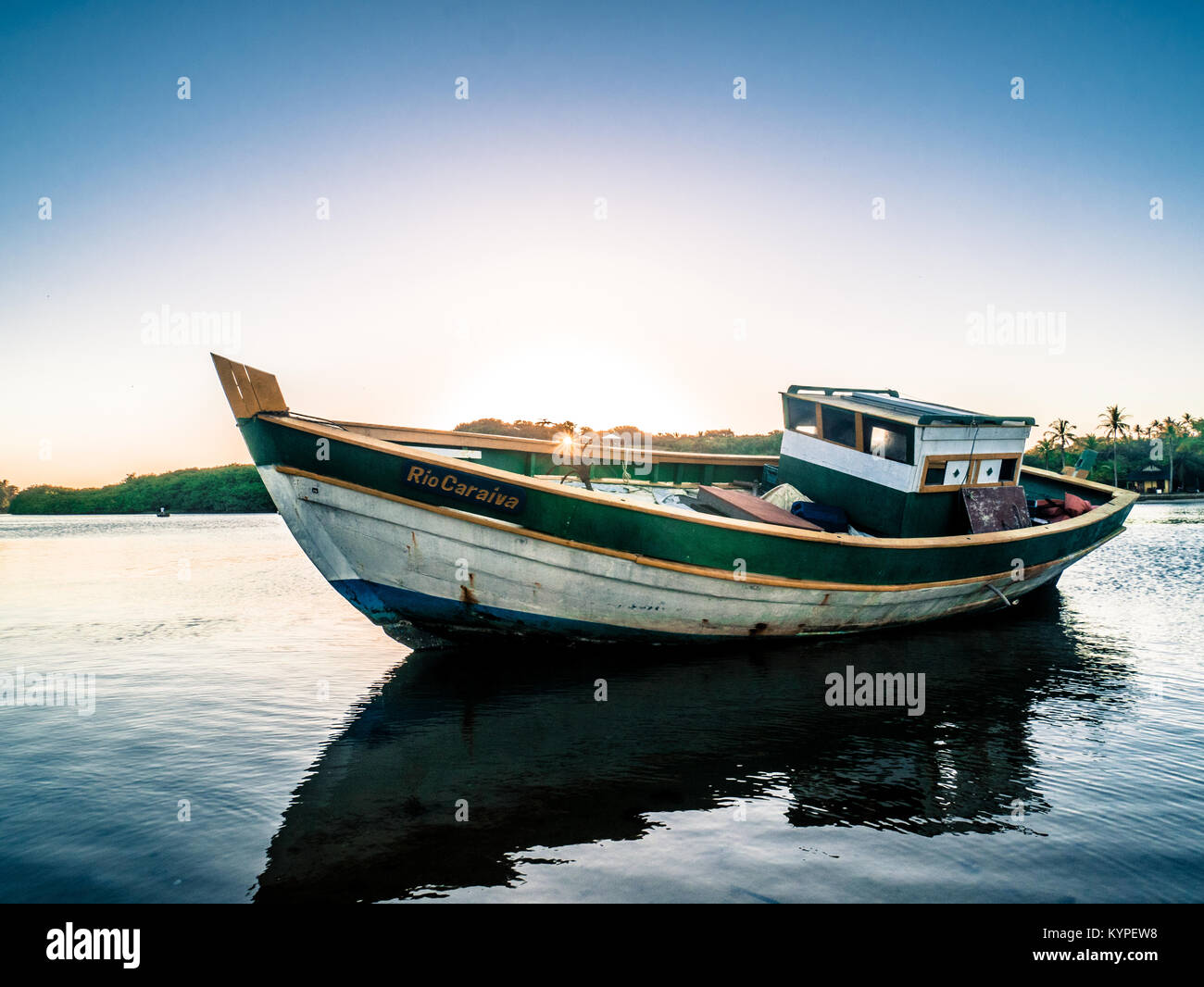Standalone boat hi-res stock photography and images - Alamy