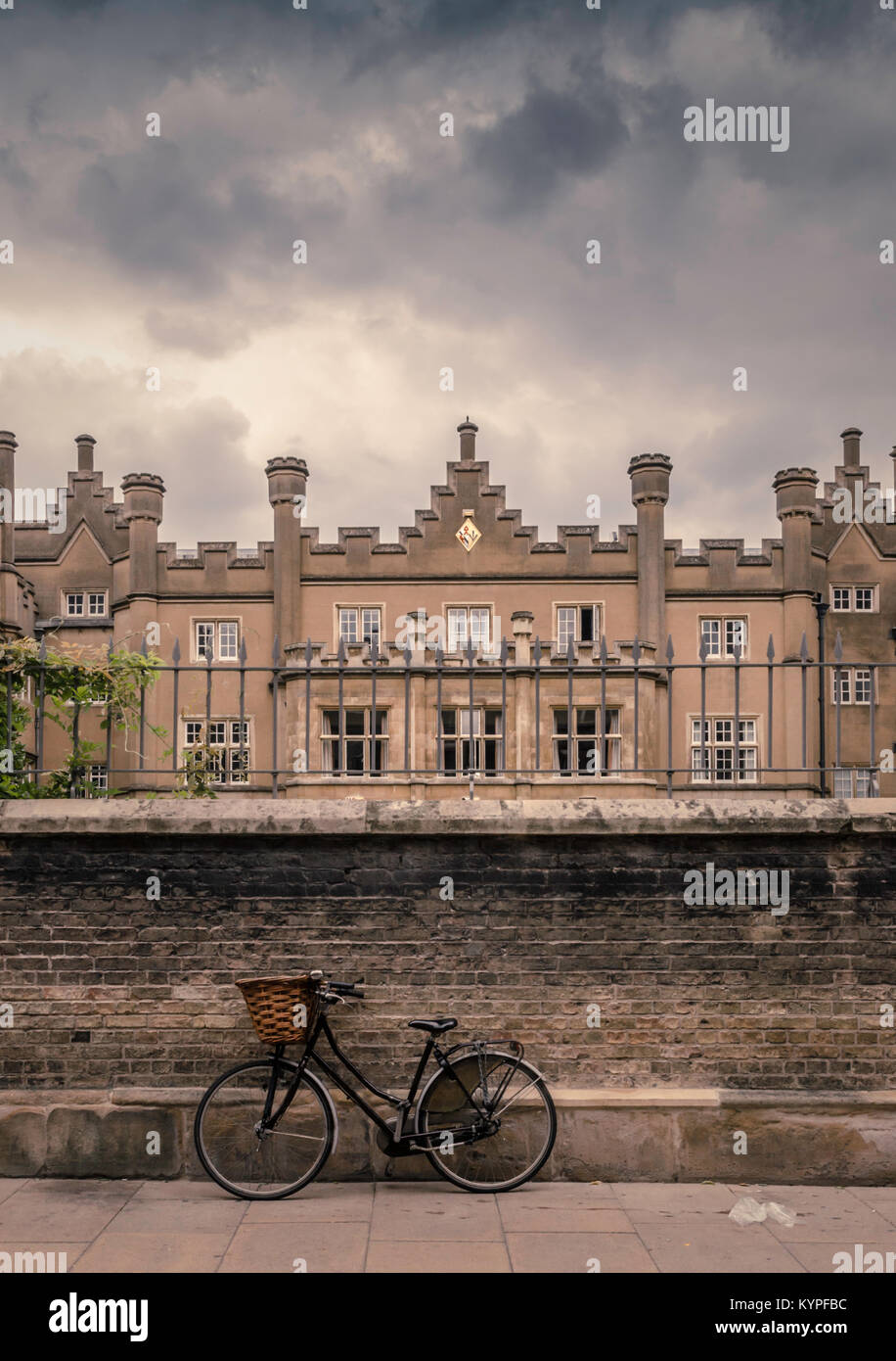 Cycling cambridge 1950s hi-res stock photography and images - Alamy