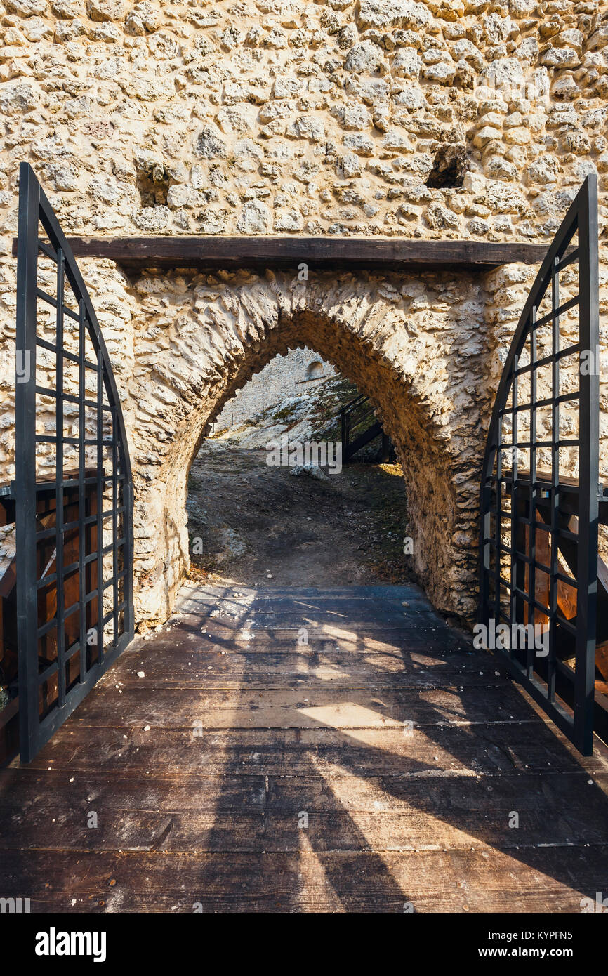 Ruins of Smolen castle near Pilica, Poland Stock Photo - Alamy