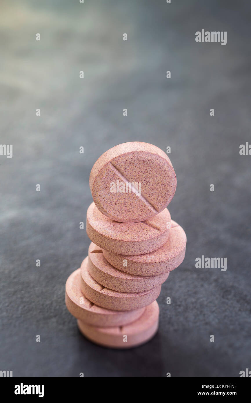 Effervescent tablets hi-res stock photography and images - Alamy