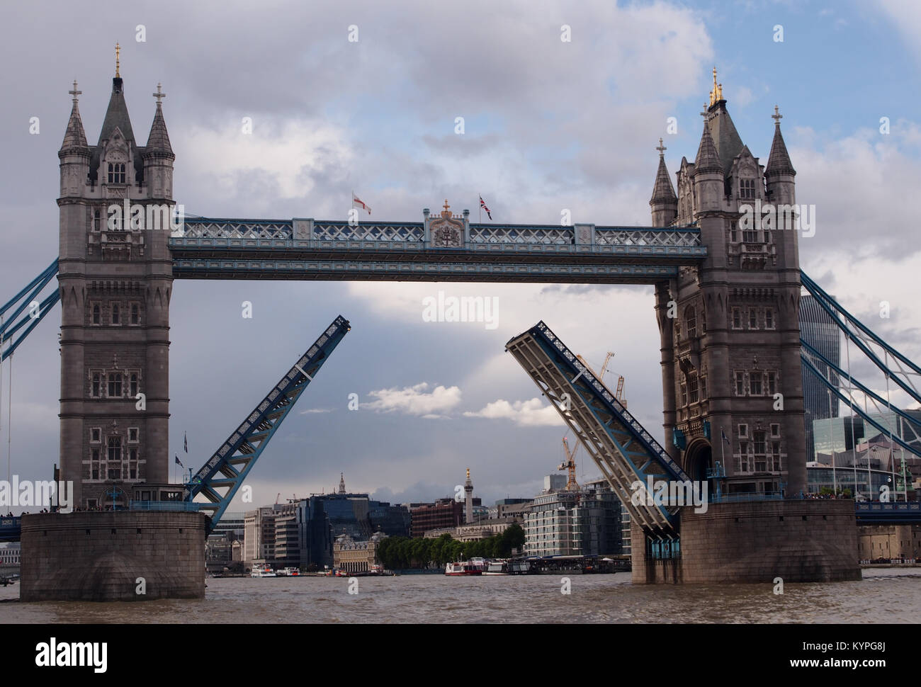 Ship bridge windows hi-res stock photography and images - Alamy