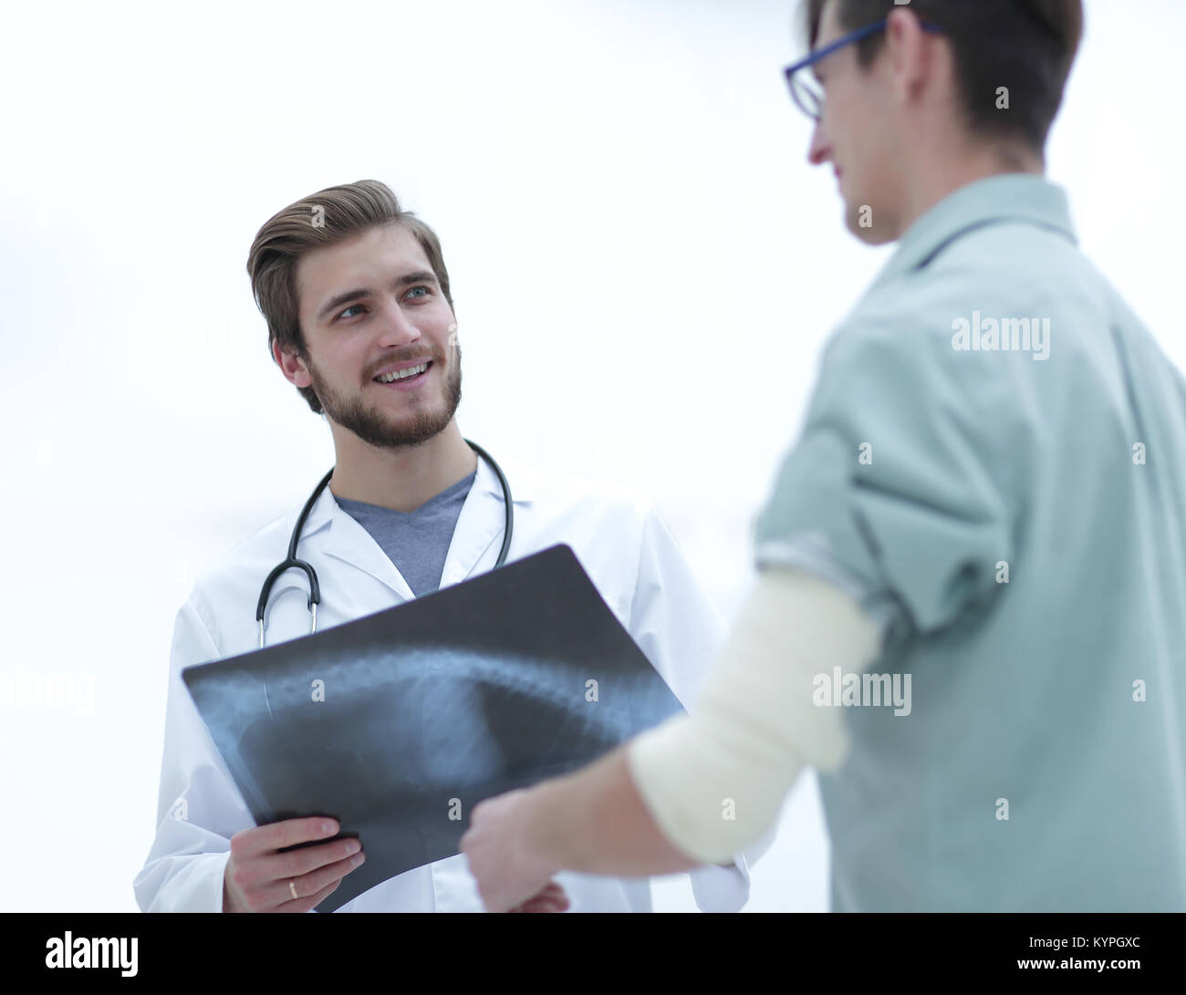 orthopedic surgeon examining an x-ray of the patient Stock Photo - Alamy