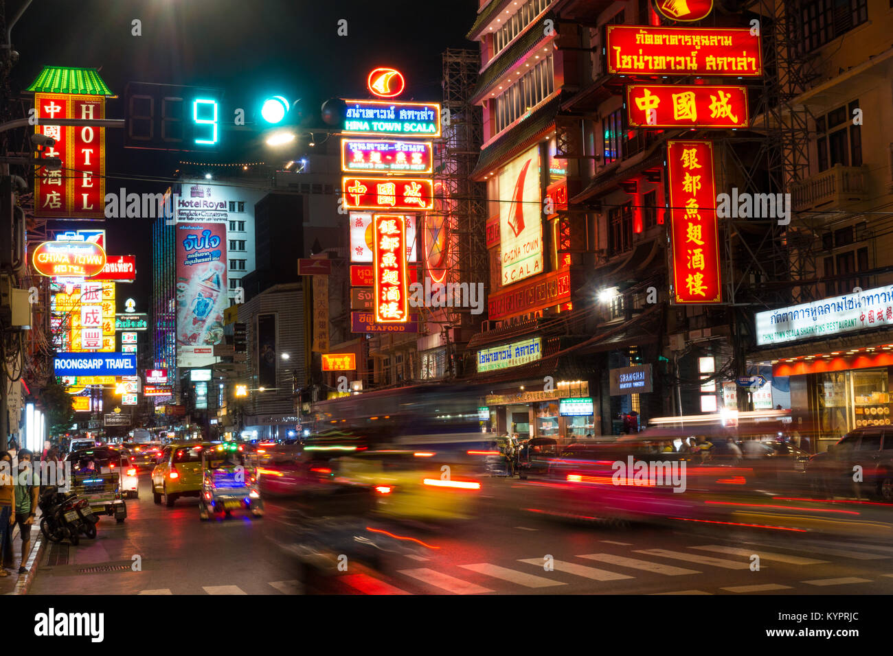 Bangkok chinatown neon lights hi-res stock photography and images - Alamy