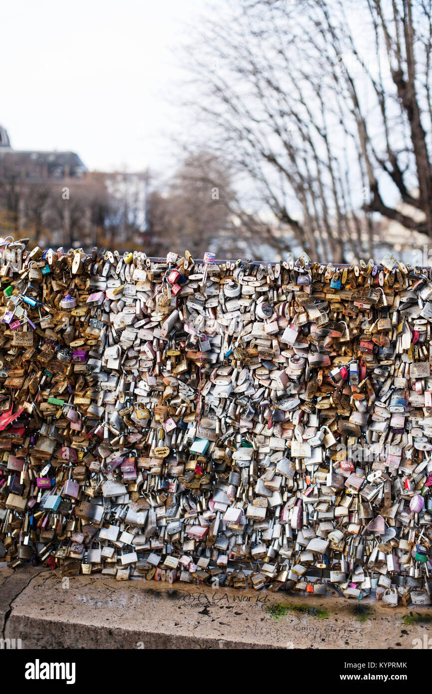 Love Lock Bridge, Paris Stock Photo - Alamy