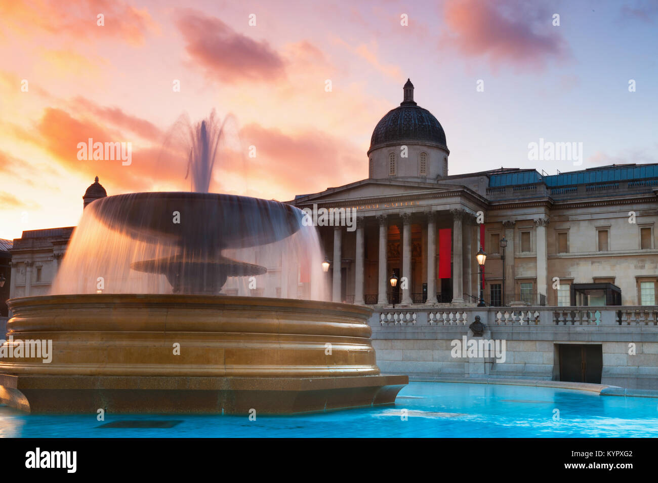 London, Trafalgar Square at sunset Stock Photo - Alamy