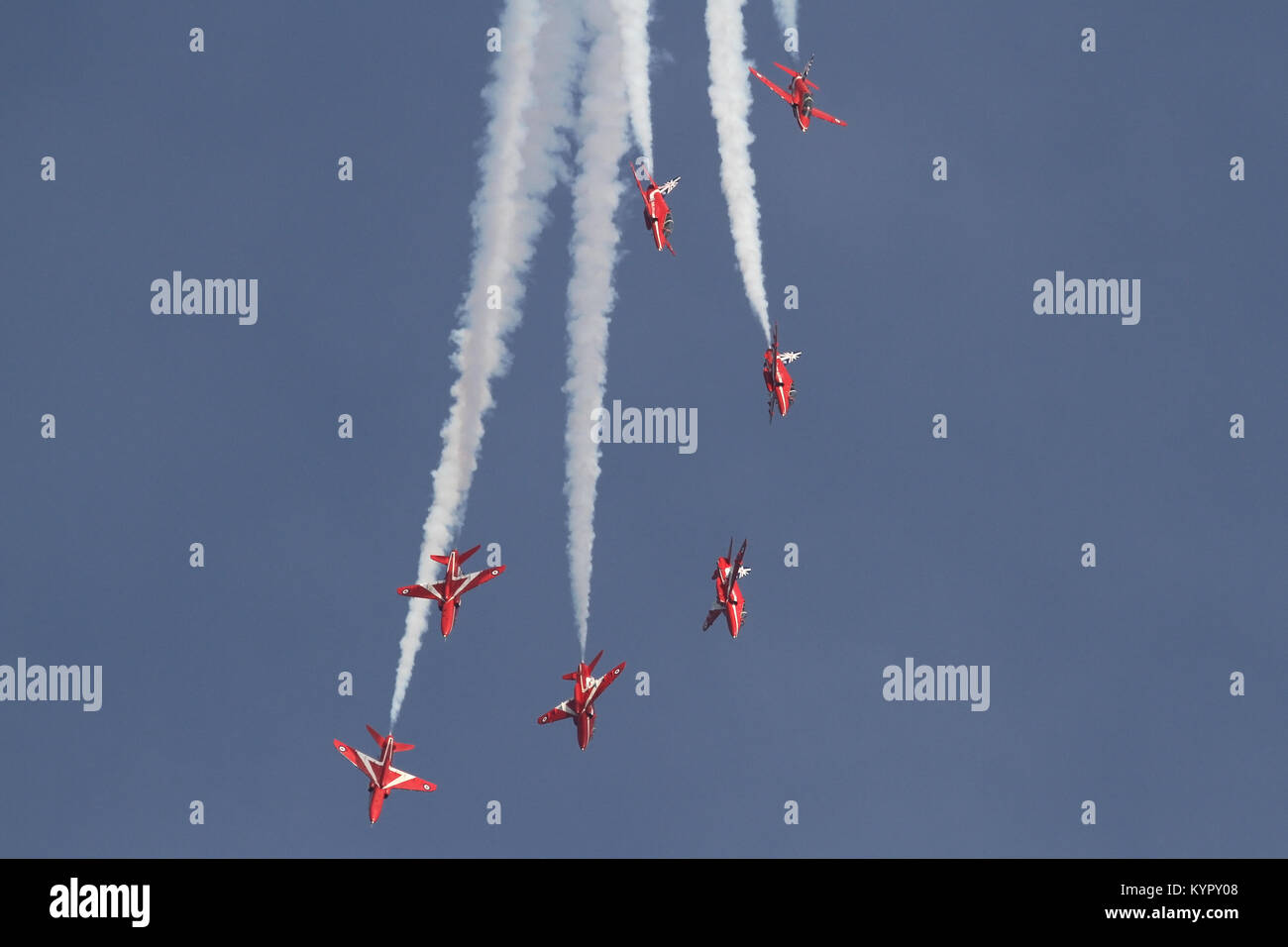 Raf red arrows in flight hi-res stock photography and images - Alamy