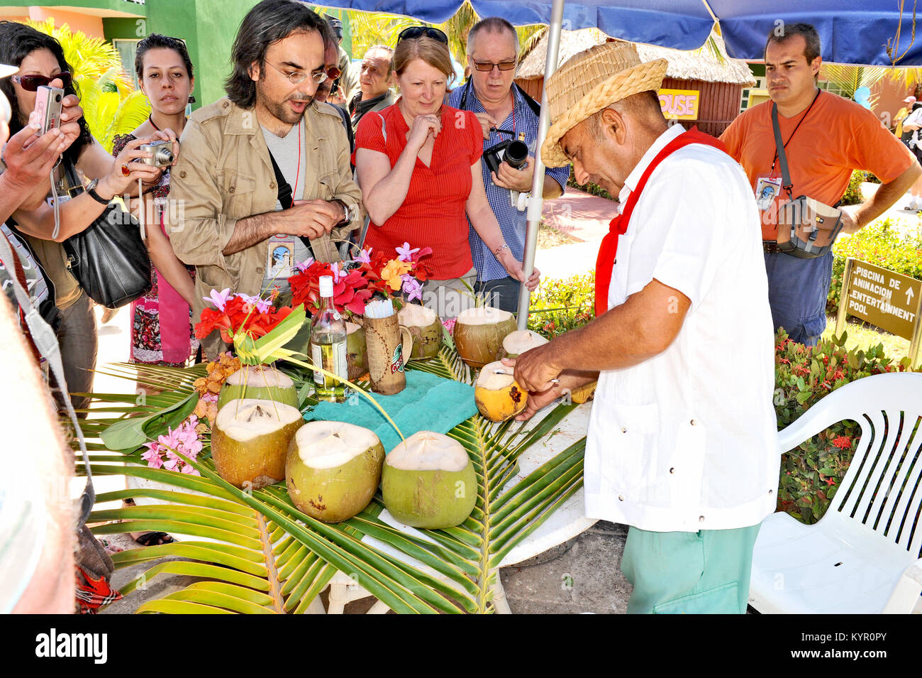 Cuban man with coconuts hi-res stock photography and images - Alamy
