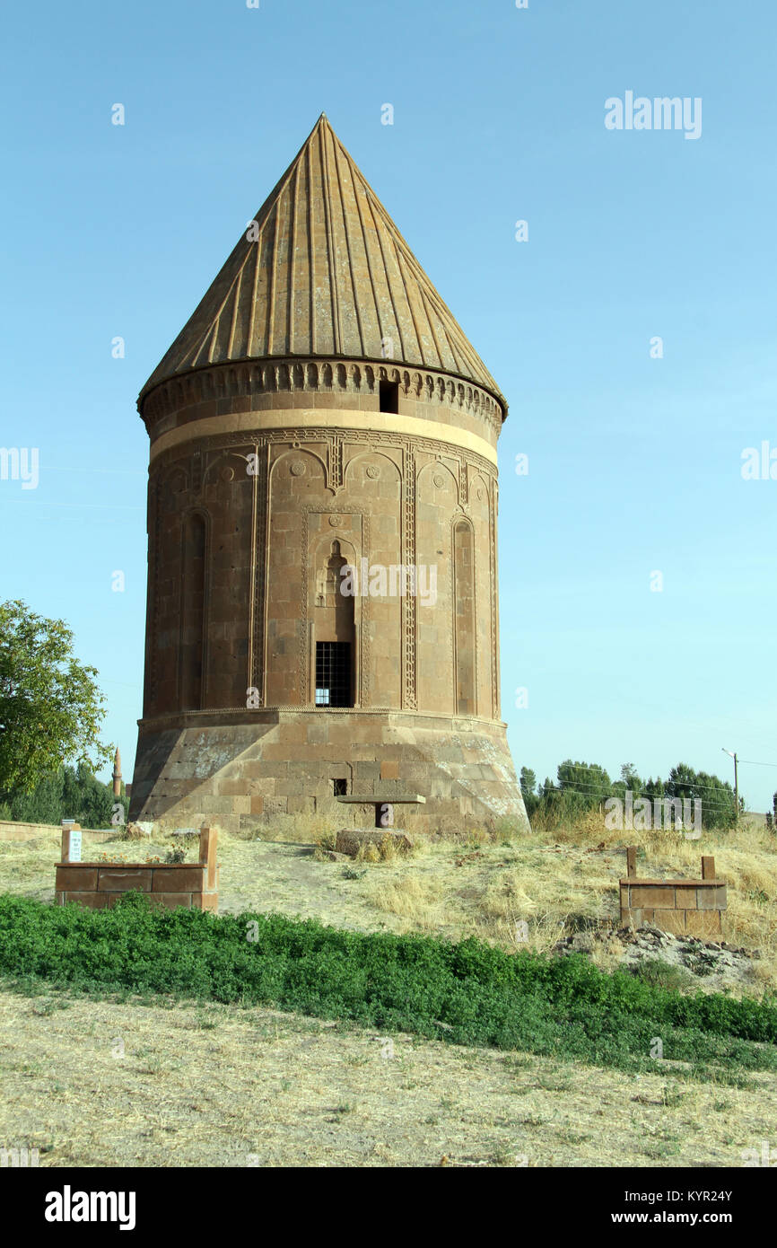 Old brick turbe and graveyard in Ahlat, Turkey Stock Photo - Alamy