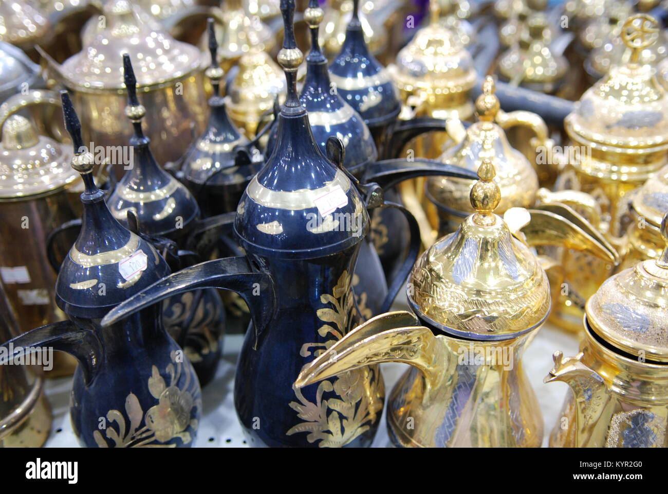Saudi arabia tea hi-res stock photography and images - Alamy