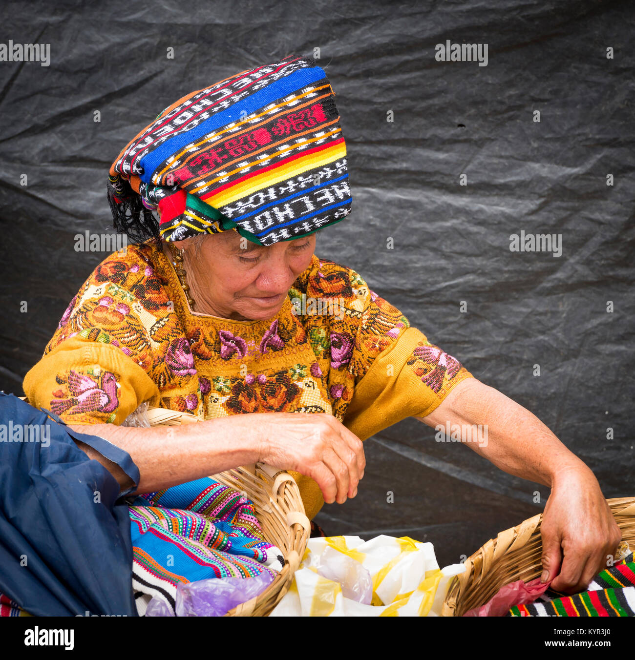Mayan clothing hi-res stock photography and images - Alamy