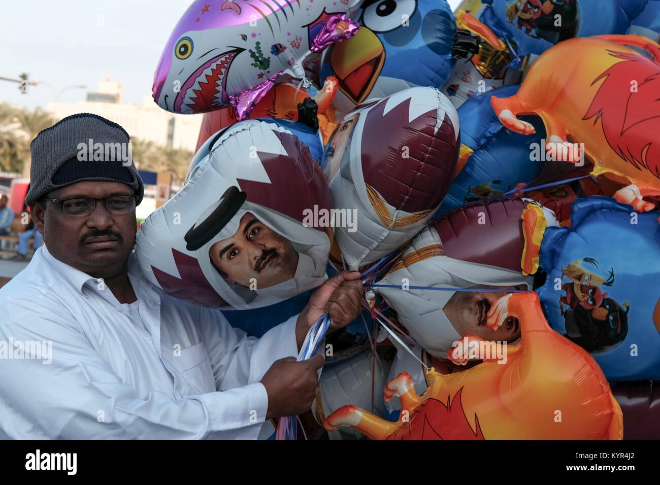 Doha streets hi-res stock photography and images - Alamy