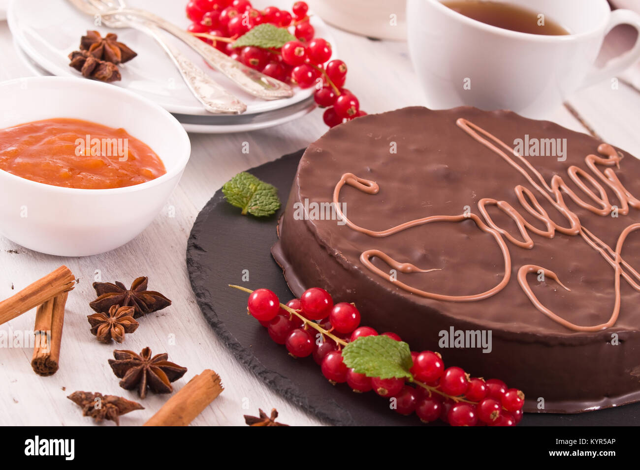 Sacher torte sponge hi-res stock photography and images - Alamy