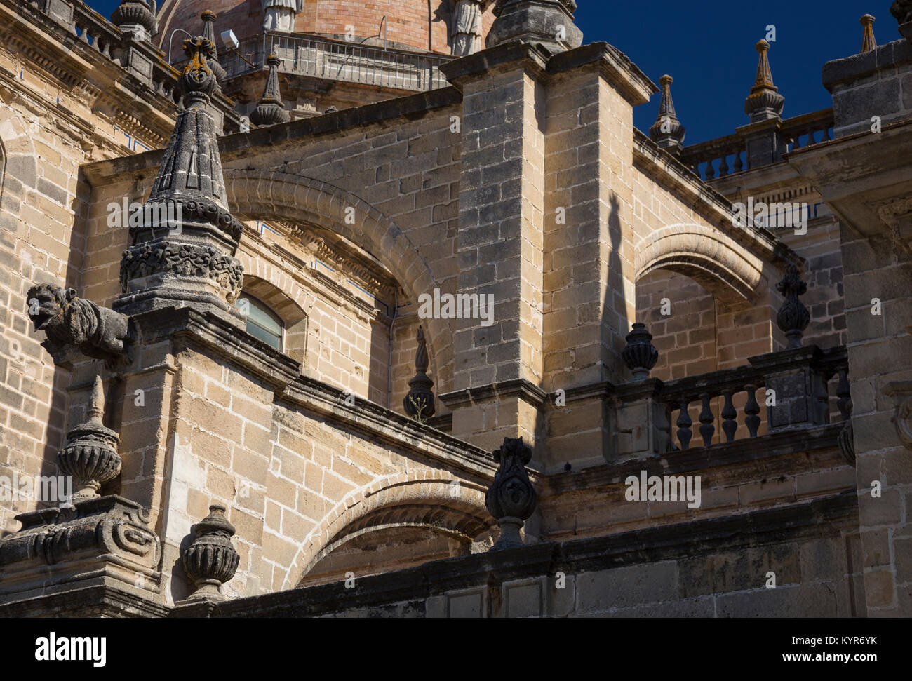 Flying buttress dome hi-res stock photography and images - Alamy