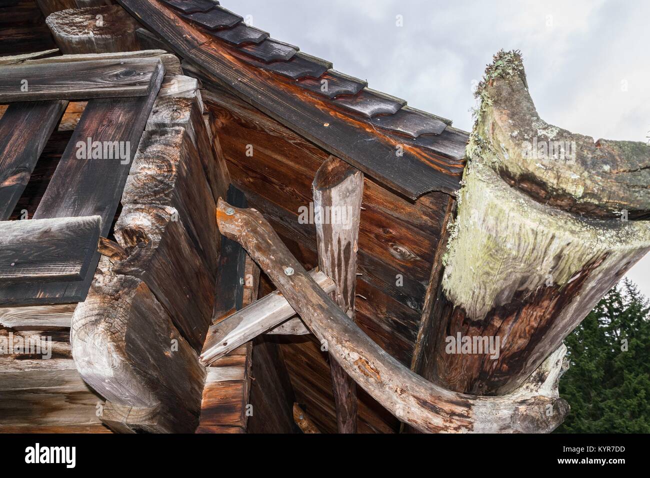 Drip rail hi-res stock photography and images - Alamy