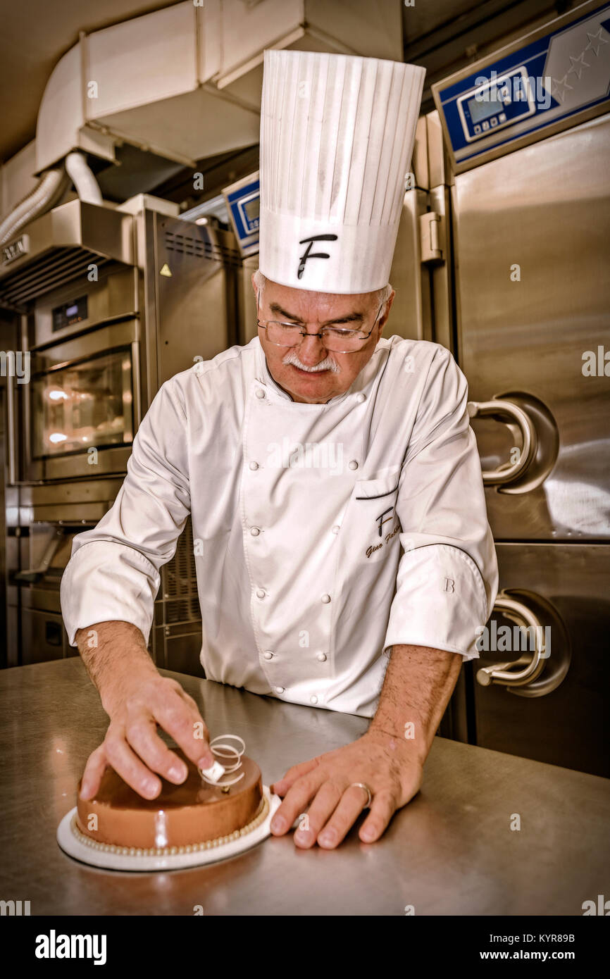 Torte dolci hi-res stock photography and images - Alamy