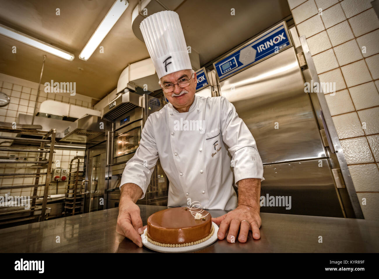 Torte dolci hi-res stock photography and images - Alamy