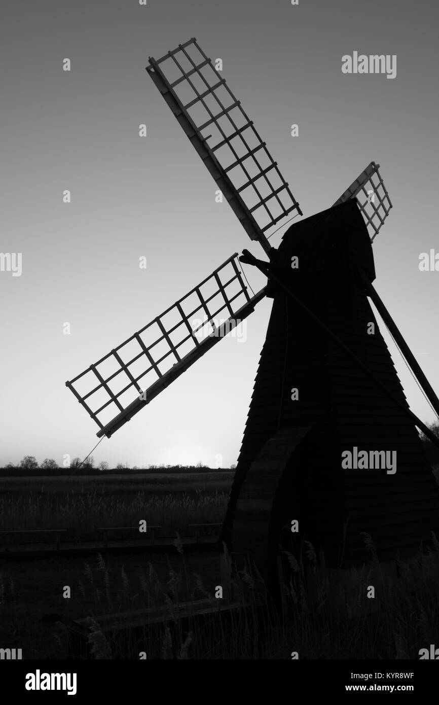 Black and white windmill hi-res stock photography and images - Alamy