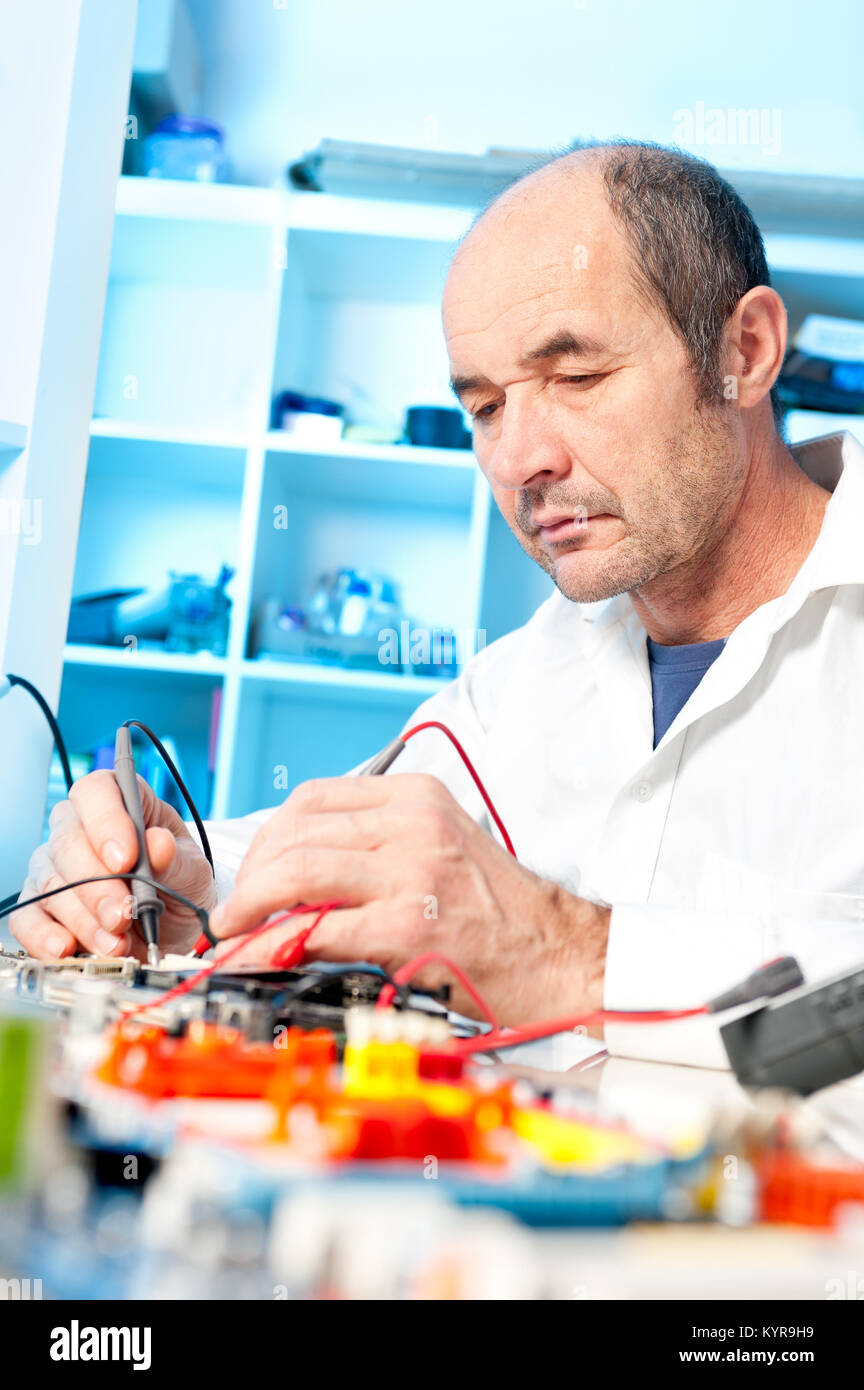 Digital engineering and test centre hi-res stock photography and images ...