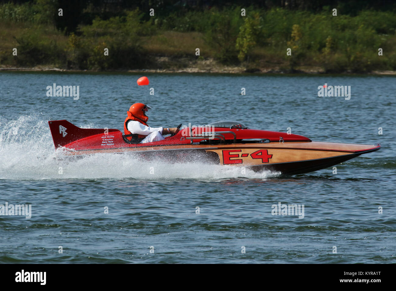 Boat E4 demonstration run. Outboard Hydroplane boat races. Dayton ...