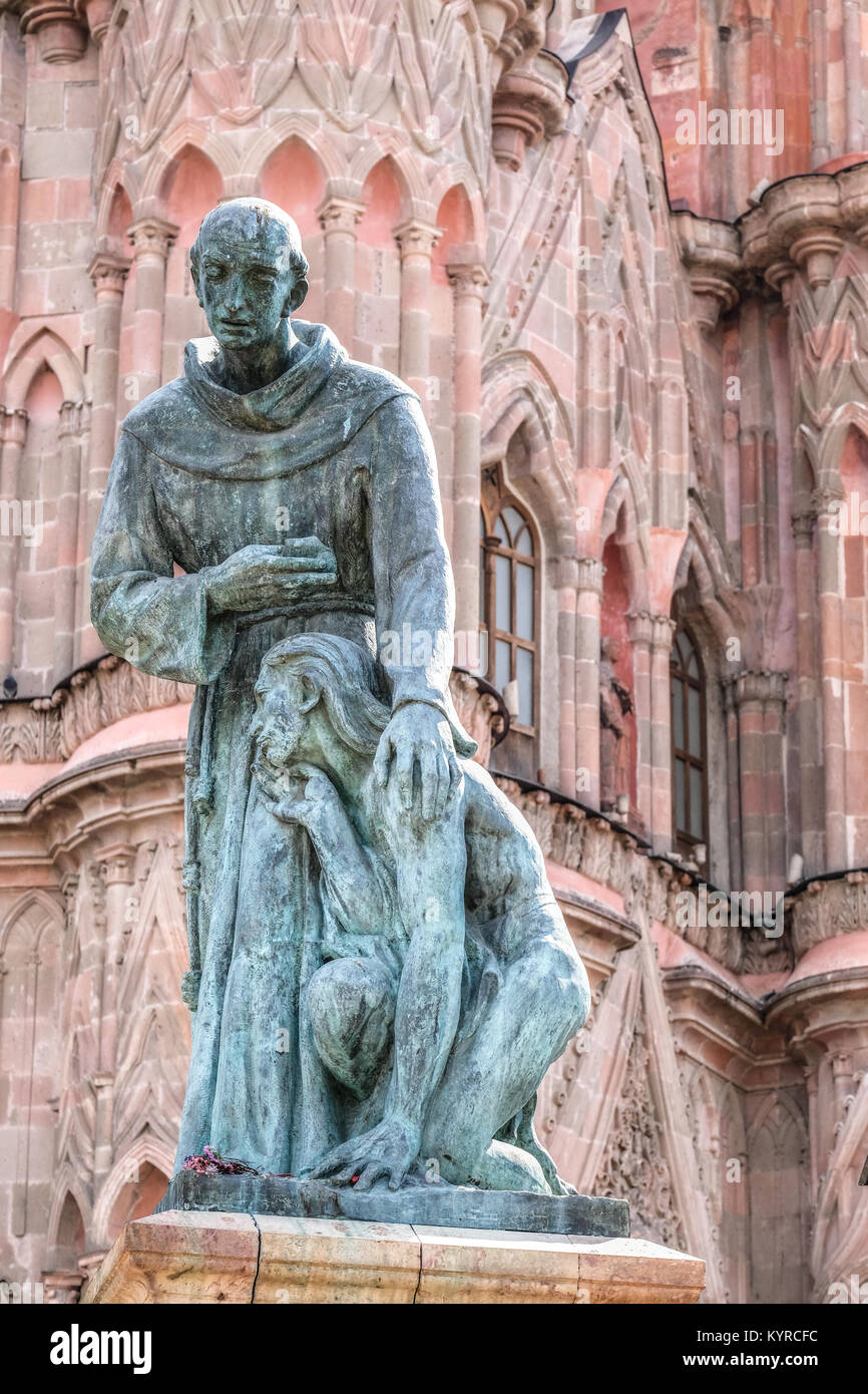 Parraquia de san miguel arcangel hi-res stock photography and images ...