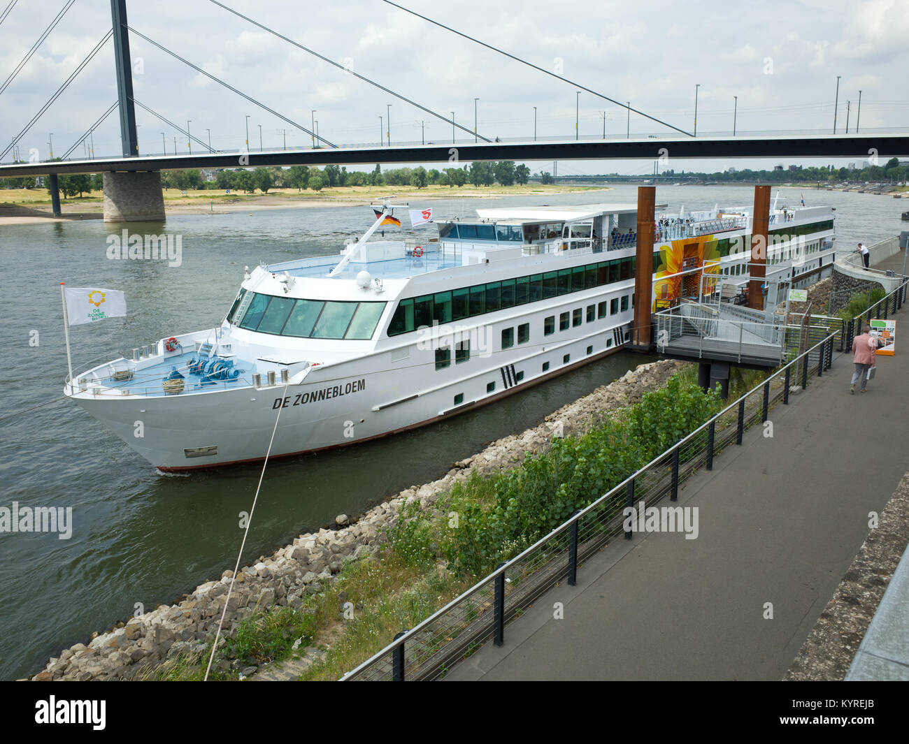 Cruise ship rhine river germany hi-res stock photography and images - Alamy