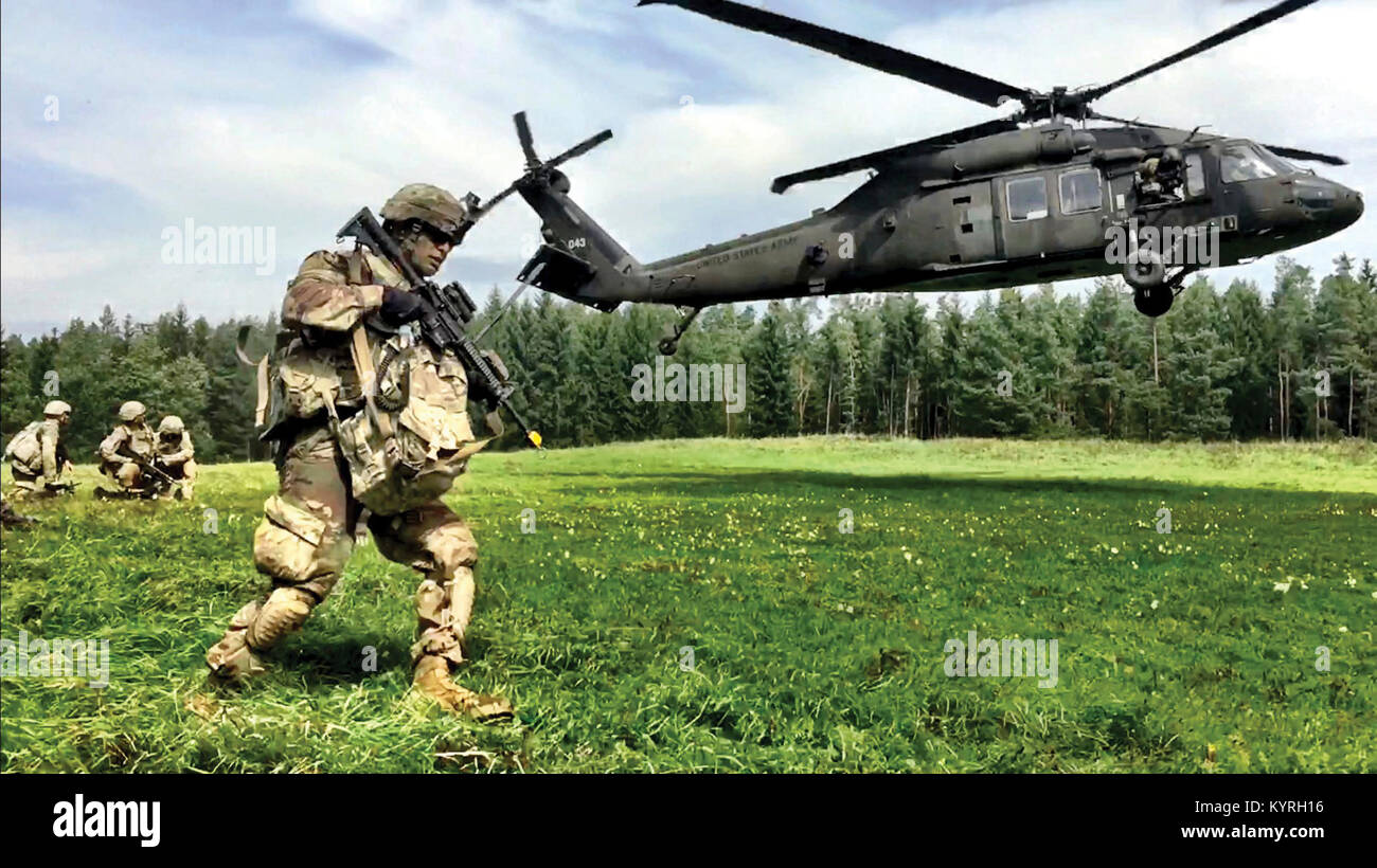 Infantrymen with 3rd Armored Brigade Combat Team (“Iron Brigade”), 4th ...