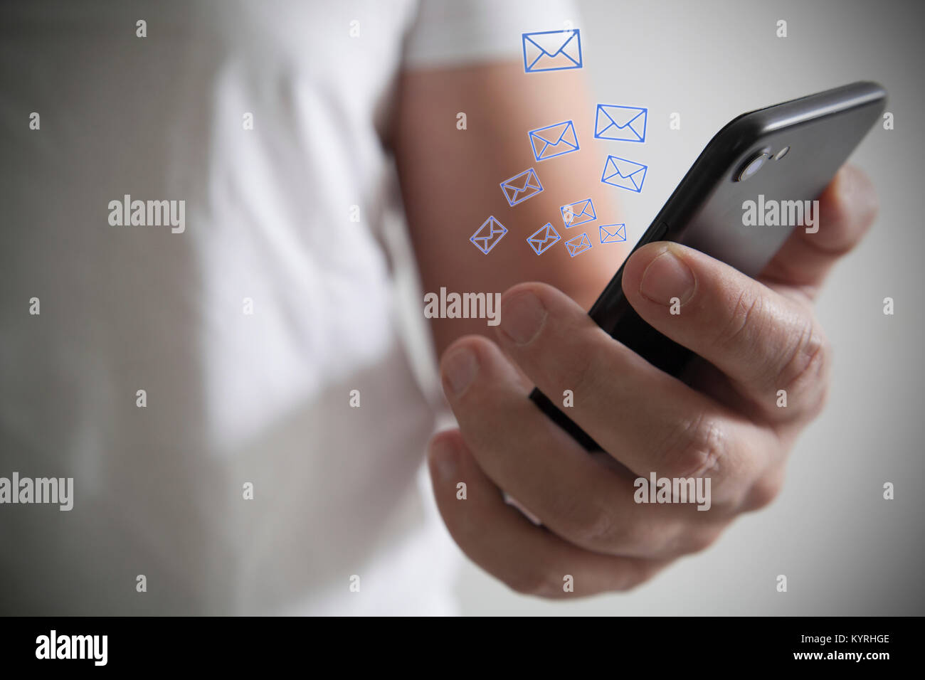 smartphone mobile mail Stock Photo - Alamy