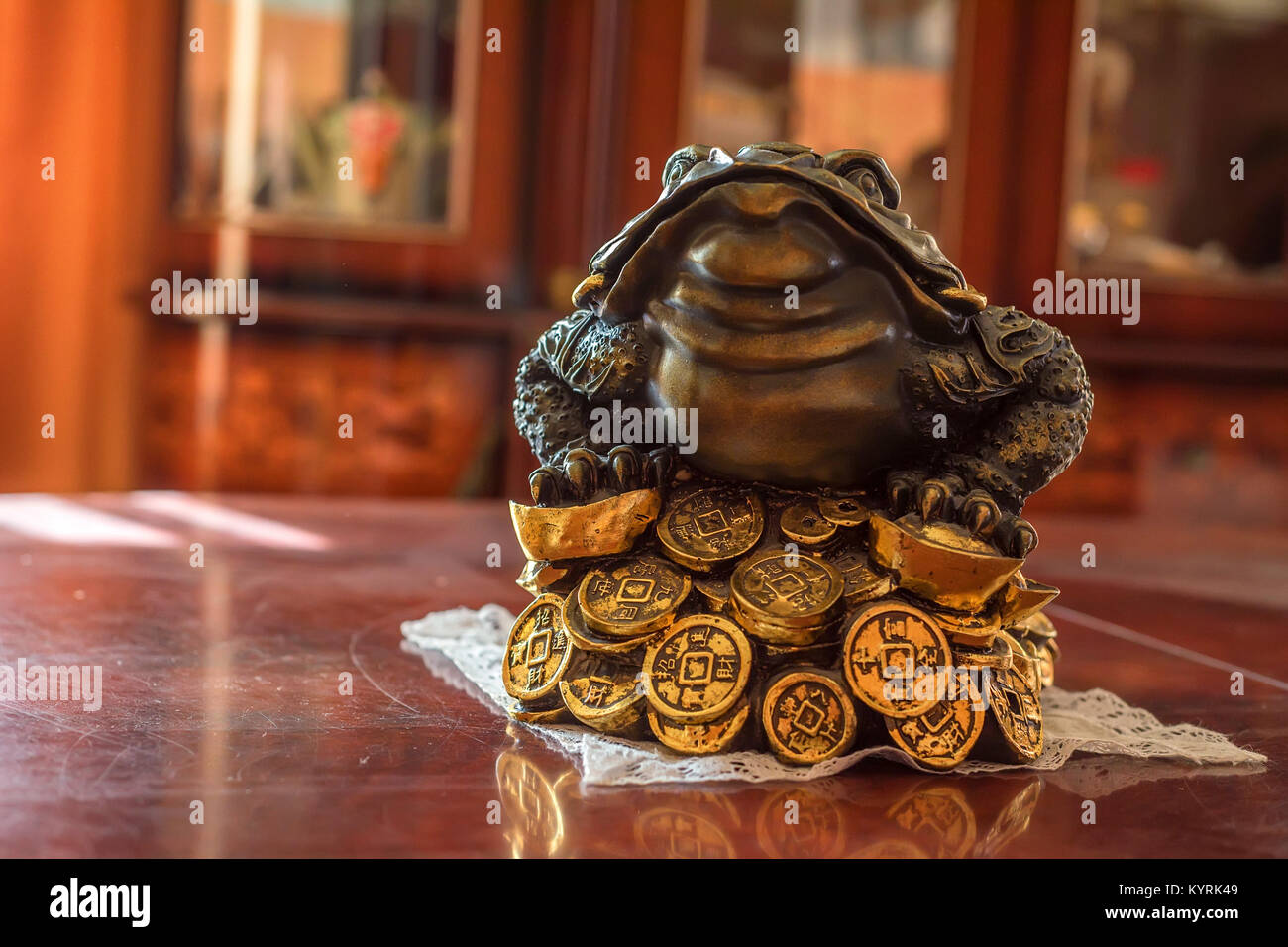 Money three legged toad hi-res stock photography and images - Alamy
