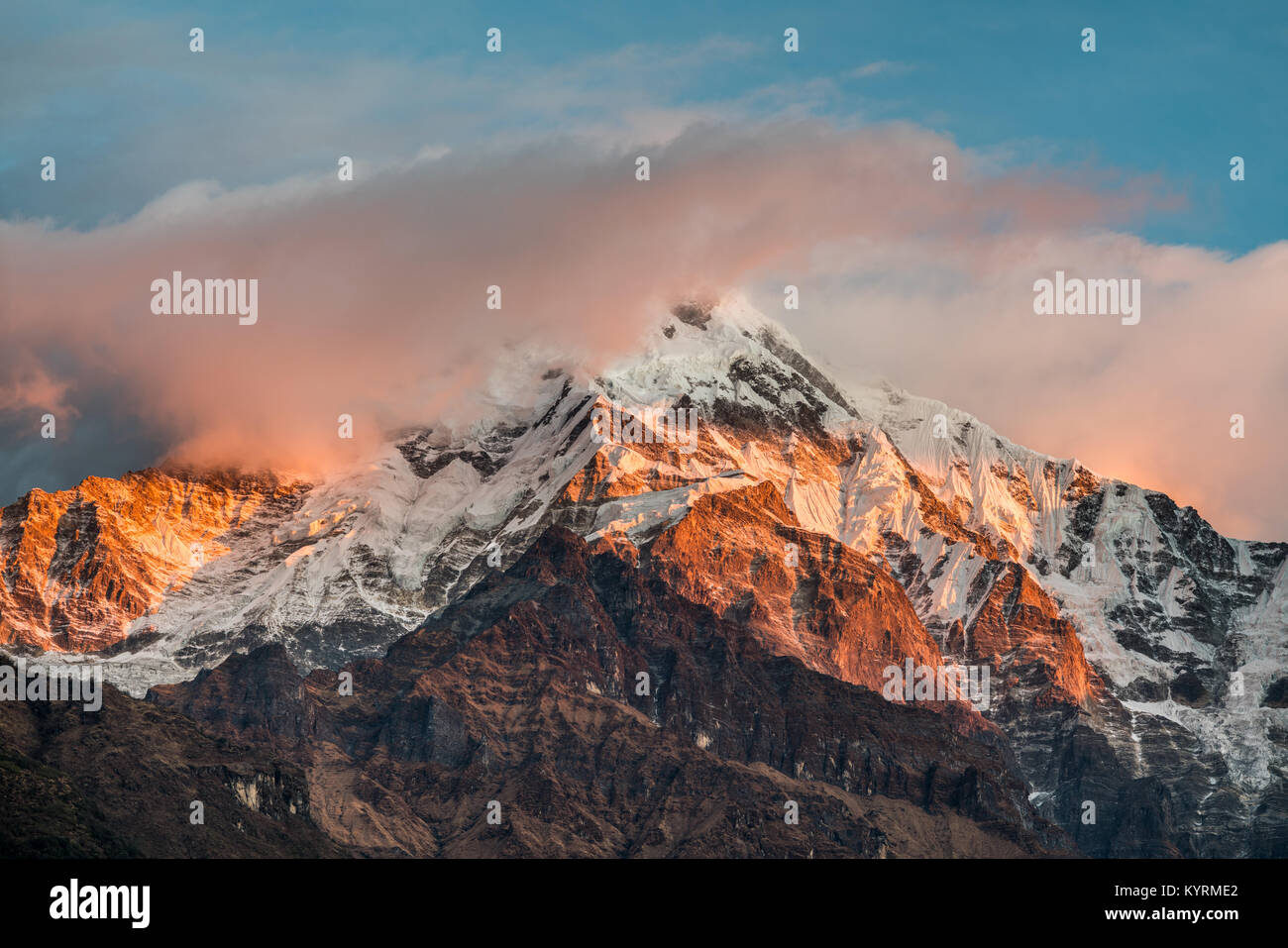 Chomrong village hi-res stock photography and images - Alamy