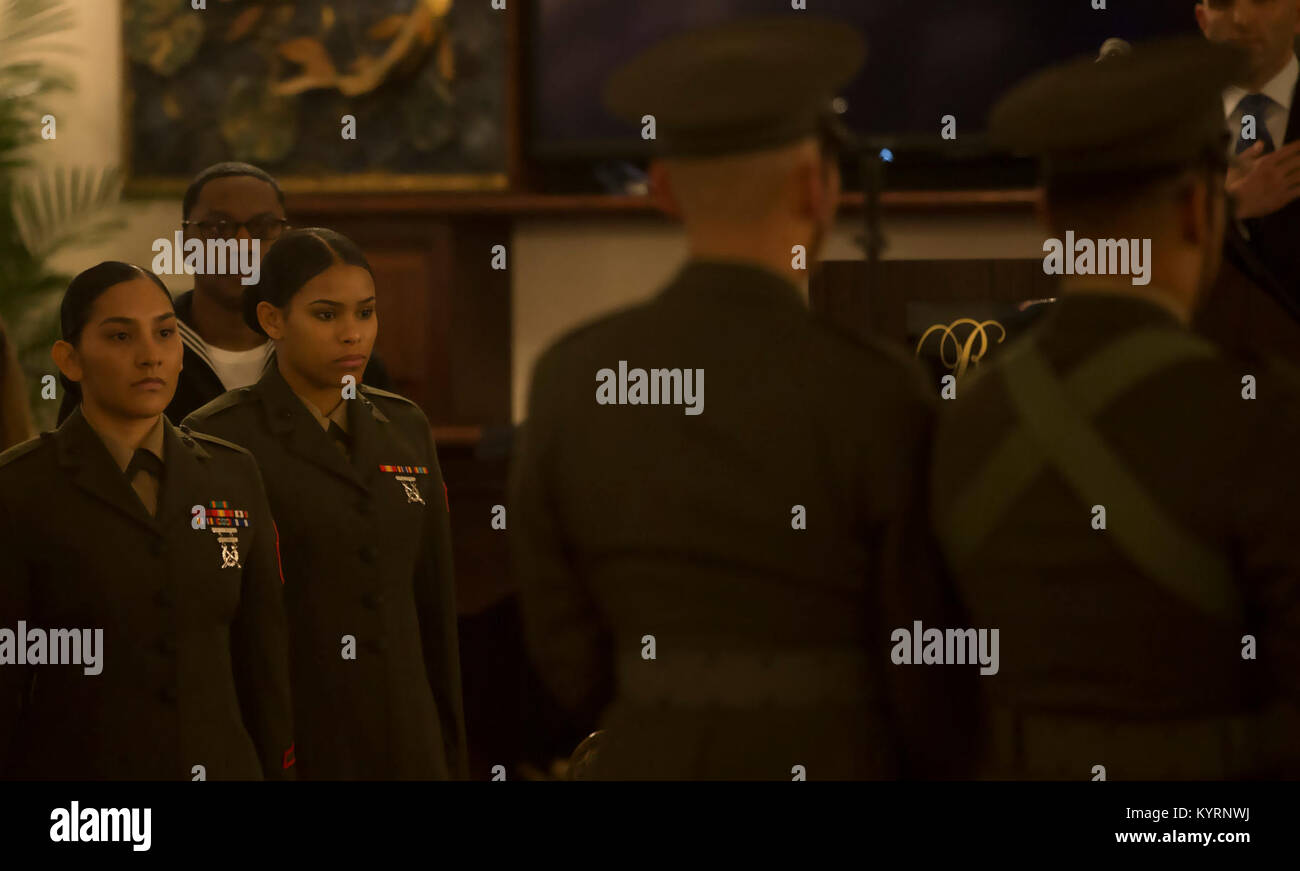 Raf officers club hi-res stock photography and images - Alamy